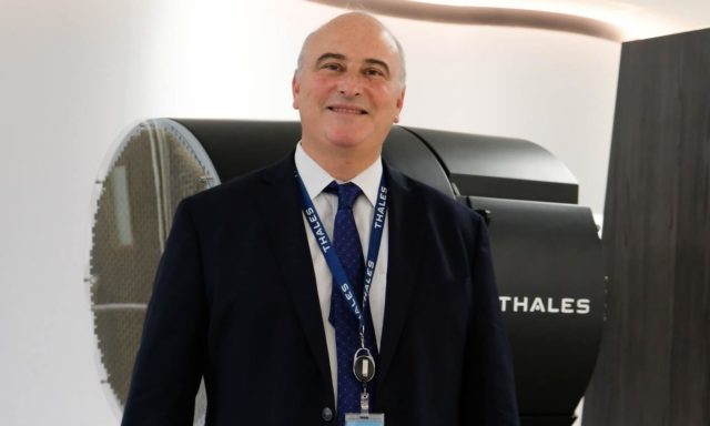 À Thales Étrelles, l'électronique de pointe passe en haute cadence ...